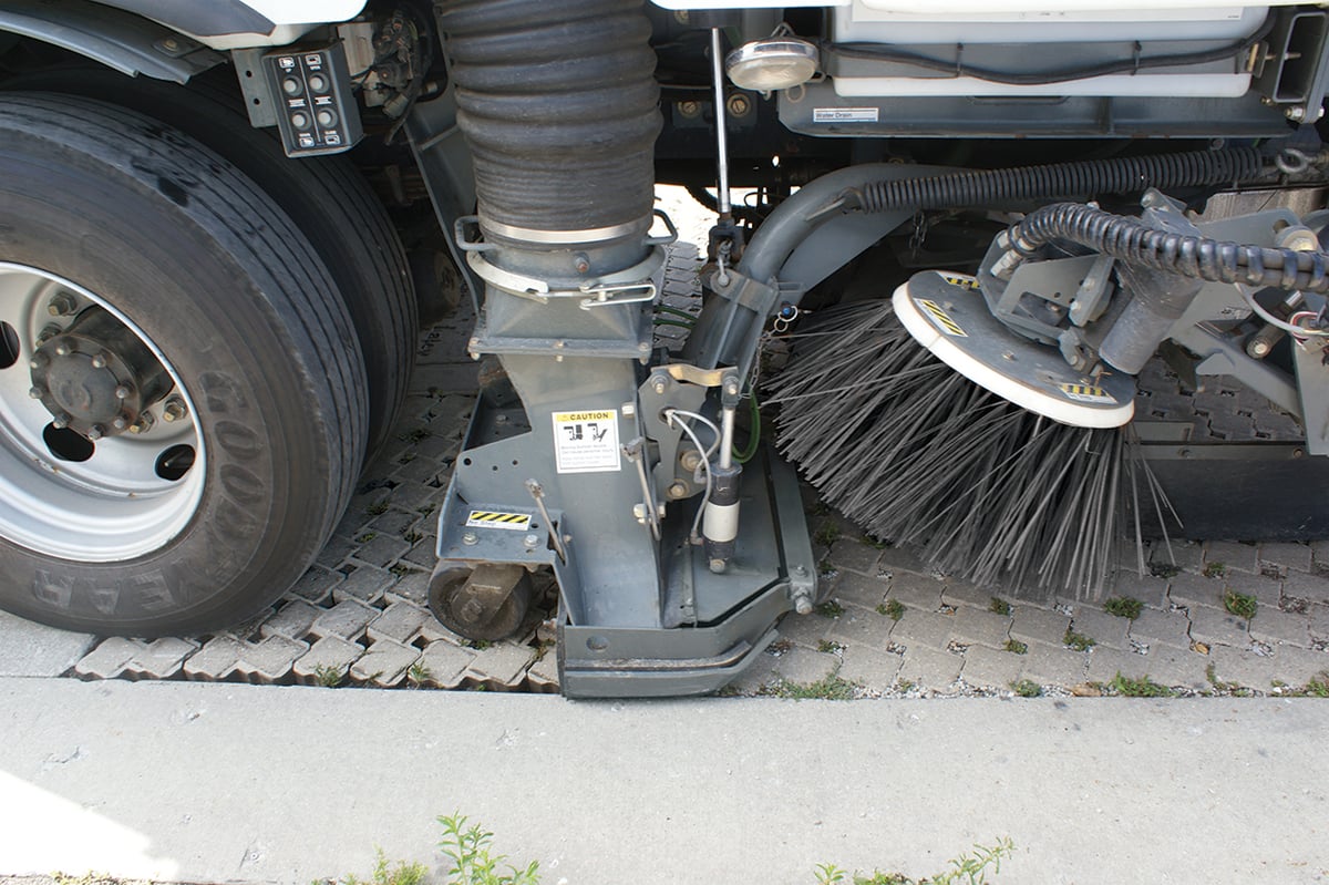 Pure Vacuum Sweeper Trucks